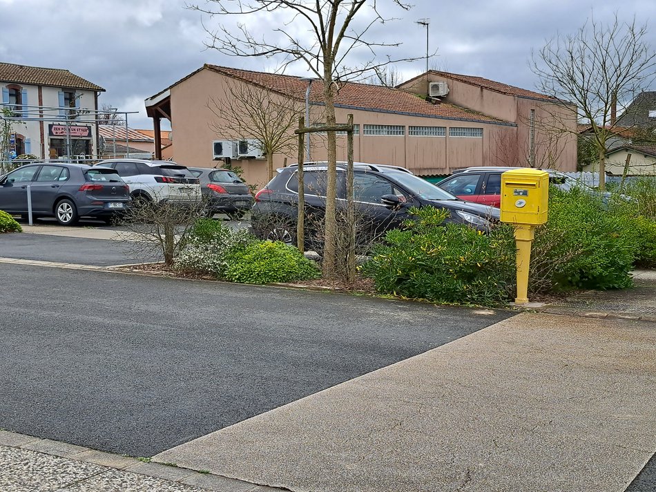 Remise en service de la boîte jaune de La Poste
